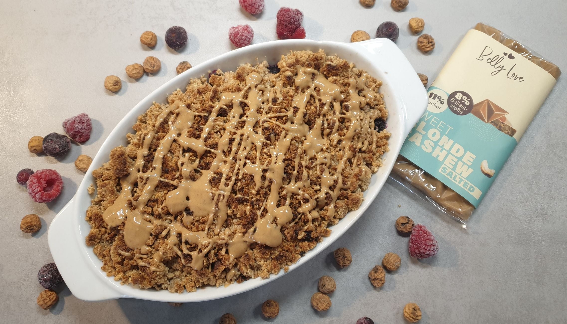Beeren-Erdmandel-Crumble – BellyLove.eu